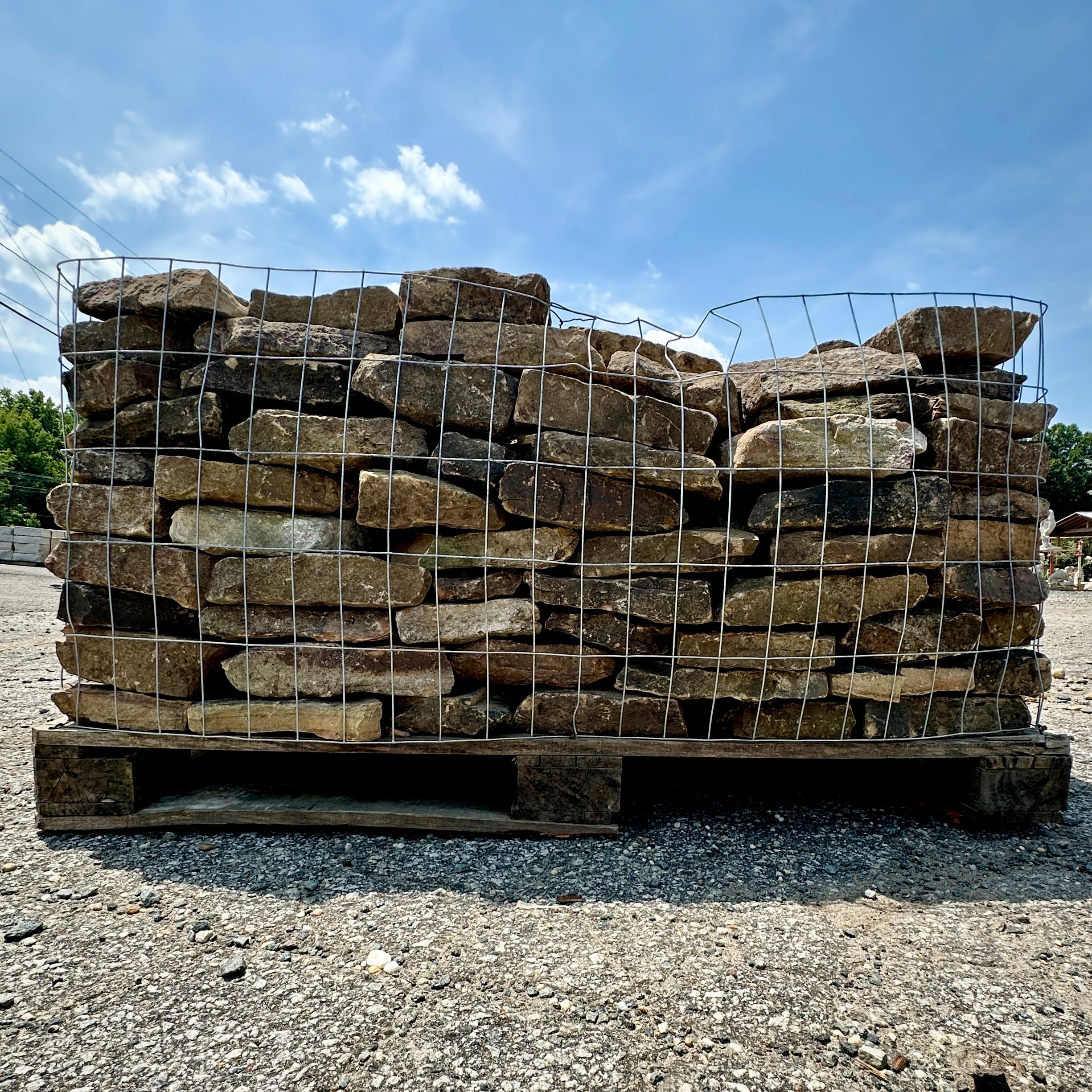 Fieldstone Thin Stone 1-2"- 2000 Pound Pallet – Tons Of Stone