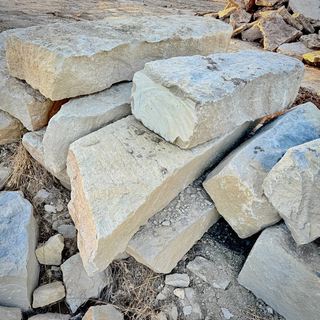 Flint Wall Blocks- 2000 Pound Pallet – Tons Of Stone