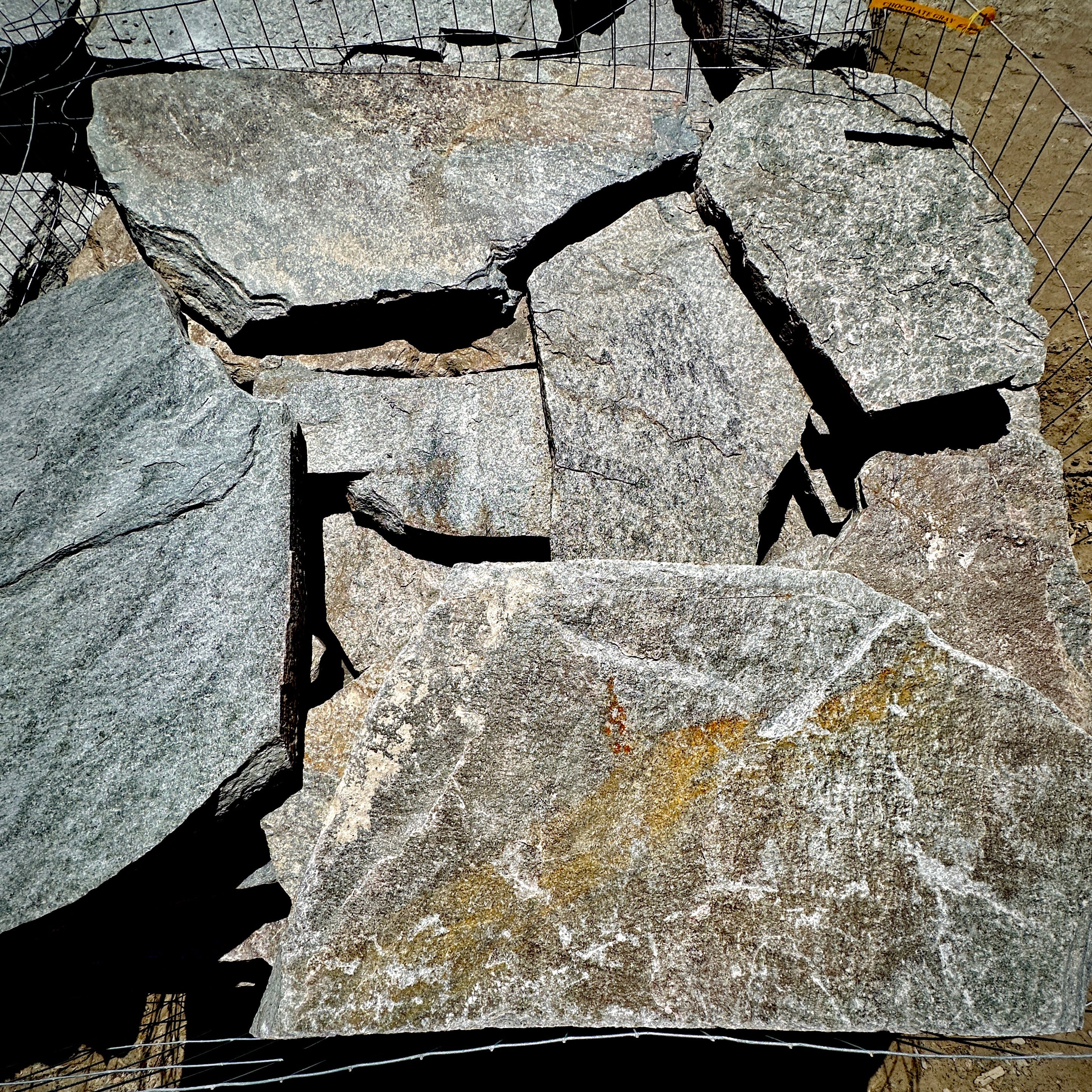 Moonlight Grey Flagstone- 2000 Pound Pallet – Tons Of Stone
