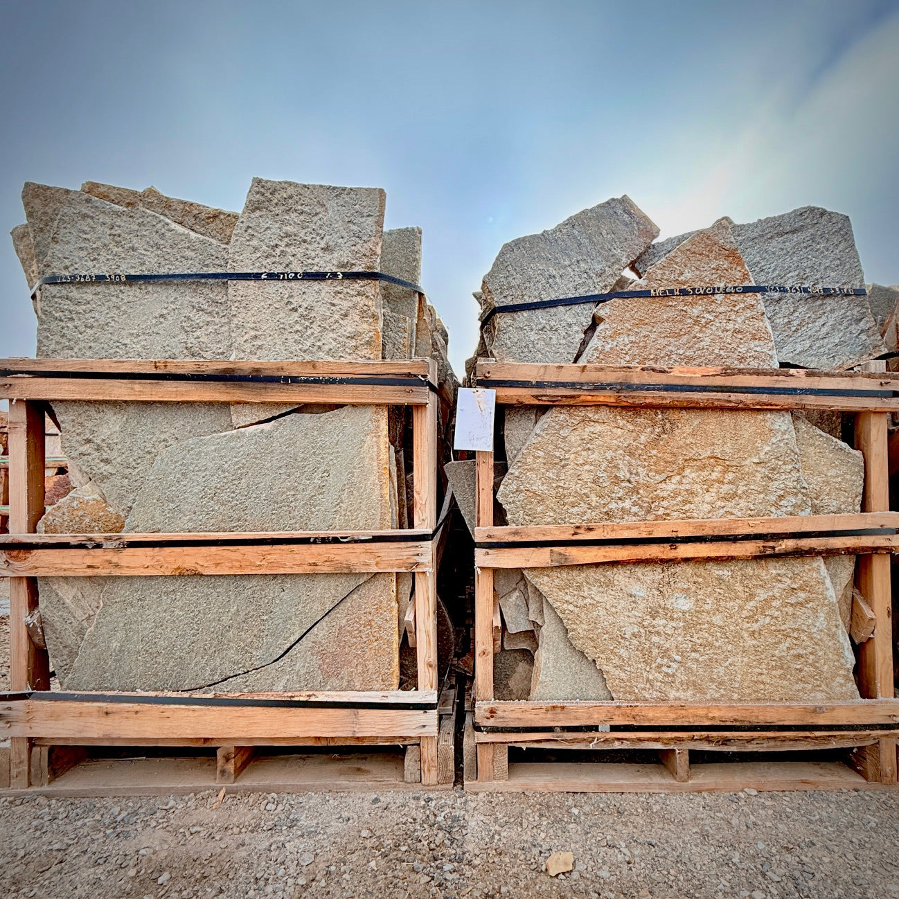 Sawtooth Thin Flagstone- 2000 Pound Pallet – Tons Of Stone