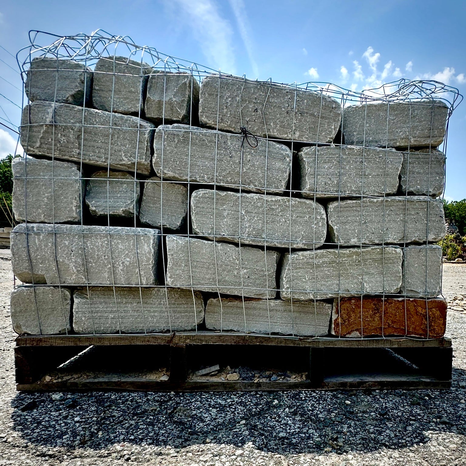 Brandy Cobblestone Large- 2000 Pound Pallet – Tons Of Stone