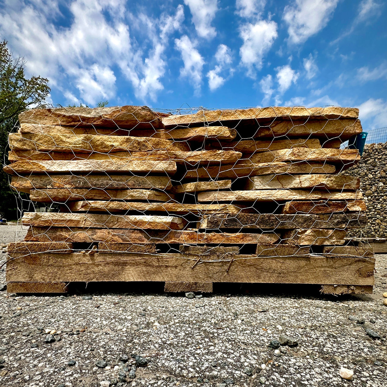 Brown Mountain Flagstone Medium- 2000 Pound Pallet – Tons Of Stone