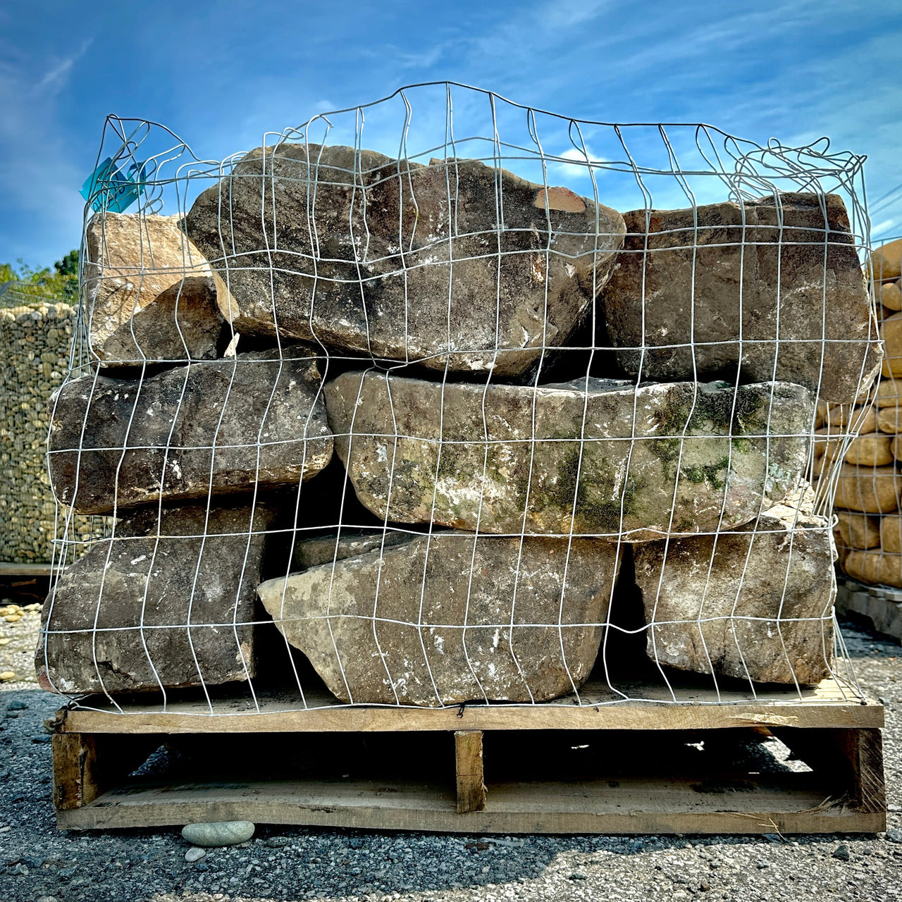 Fieldstone Thick Long- 2000 Pound Pallet – Tons Of Stone